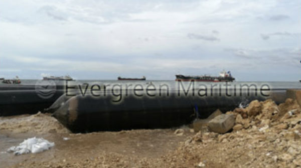 Indonesia DRU Shipyard Launch DWT17500 Oil Tanker with Evergreen Marine ...